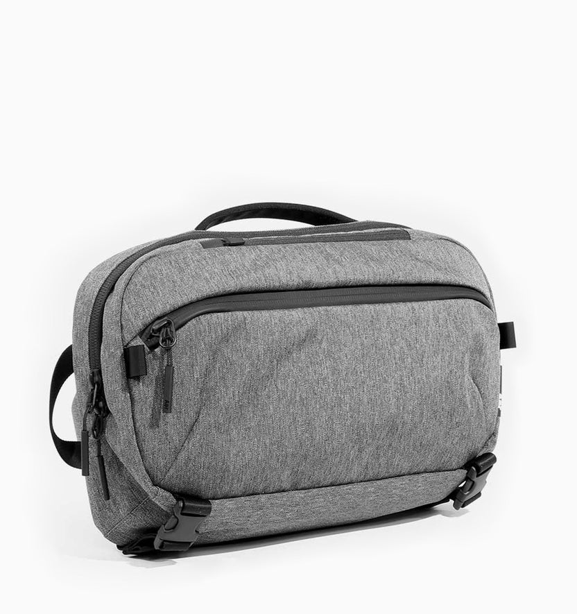 Aer Travel Sling 2 - Black Travel Sling Bag – Rushfaster Australia