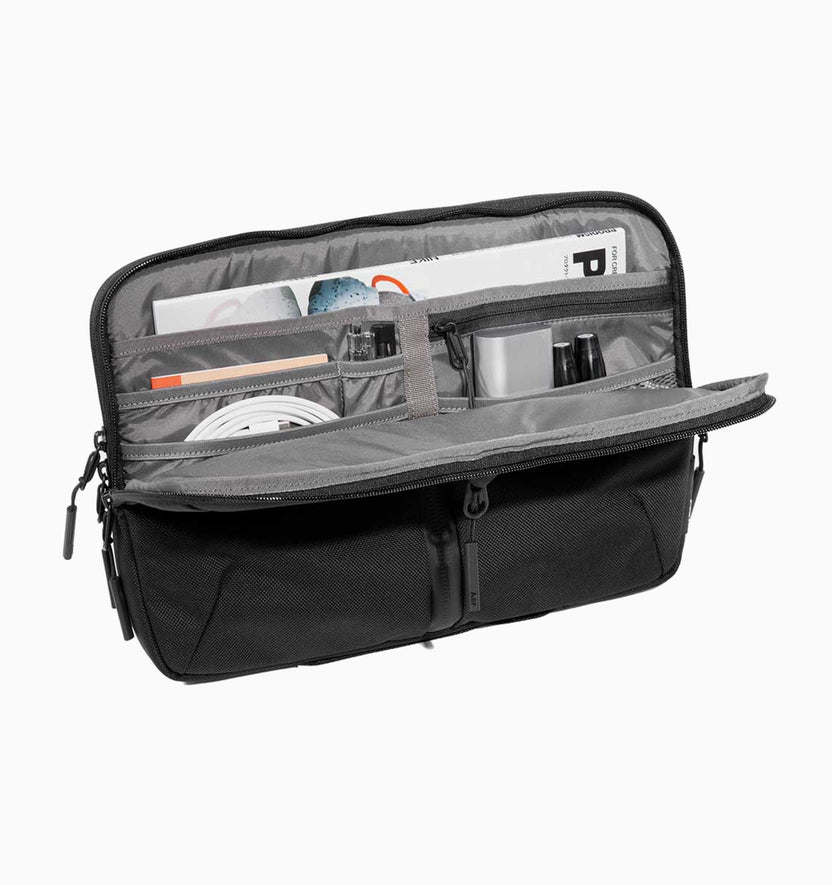 Aer 14" Tech Folio - 14" Laptop Sleeve & Organiser for MacBook Pro ...