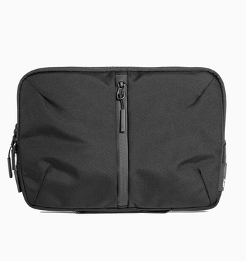 Aer 14" Tech Folio - 16" Laptop Sleeve & Organiser for MacBook Pro ...